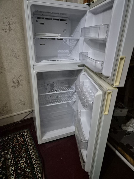 Холодильник Самсунг RT2ASRIS1