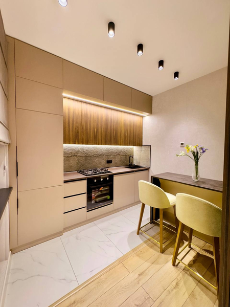 Новомосковская,2в3 комнатная/3/4 [55м²]С обстановкой,Новый евро ремонт