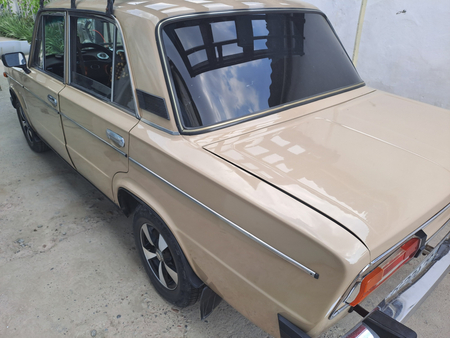 Jugil vaz 2106 sotiladi