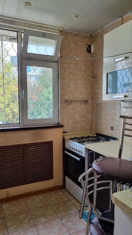 2/2/4 Госпитальный рынок школа №328 детский сад №60