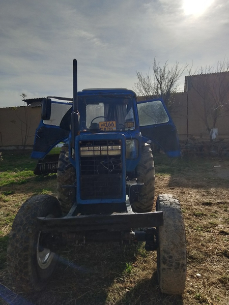 Traktor MTZ 80 holati yaxshi