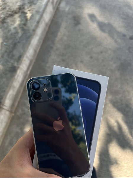 Iphone 12 IDEAL kar dok bor