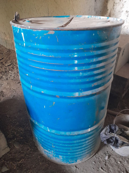 Bochka sotiladi.2dona 200litr.Qopqoqli.Ogʻzini qulflash mumkin.