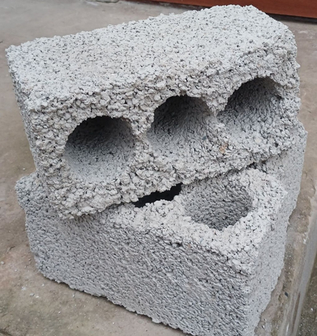 Шлакоблок сотилади срочнига