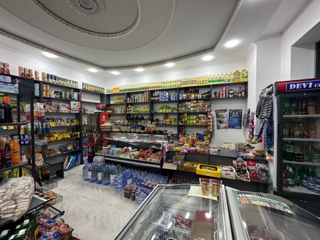 Arenda magazin ichida molli bilan