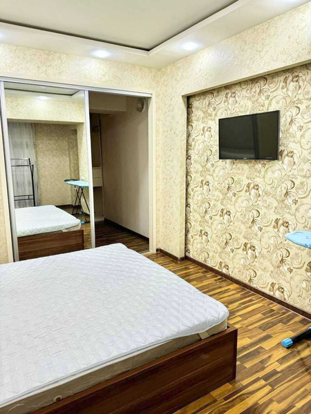 Продается 2 комнатная квартира на метро Ойбек