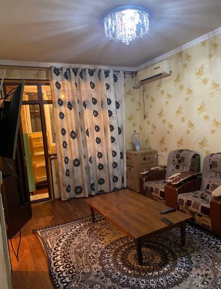 На 17 квартале Чиланзарского района продается квартира. 2/1/4