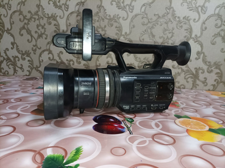 AG-90 
Satiladi
Narxi: 550$
2ta batareyka kameraga
1ta batareyka praje