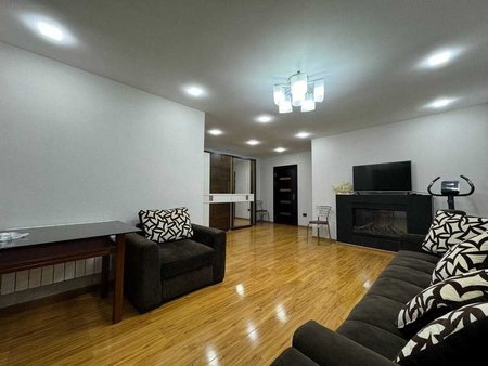 продаётся 3/1/4 
Метро Хамза 
Ор-р: Агробанк