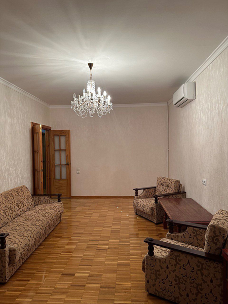 Срочно продается квартира 3/1/4 на Ойбеке.