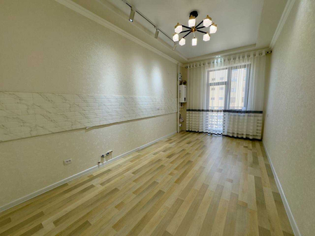 3 xonali 100m2+ochiq balkon 4-qavat.8 qavatli Liftli dom sotiladi.