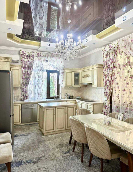 Сдается дом в Яккасарайском районе (  Grand Mir hote )  можно под офис