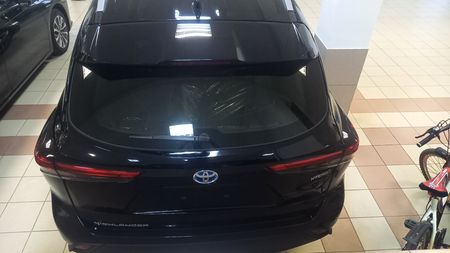 Toyota Highlander Hybrid GLE 2023 год в Наличии