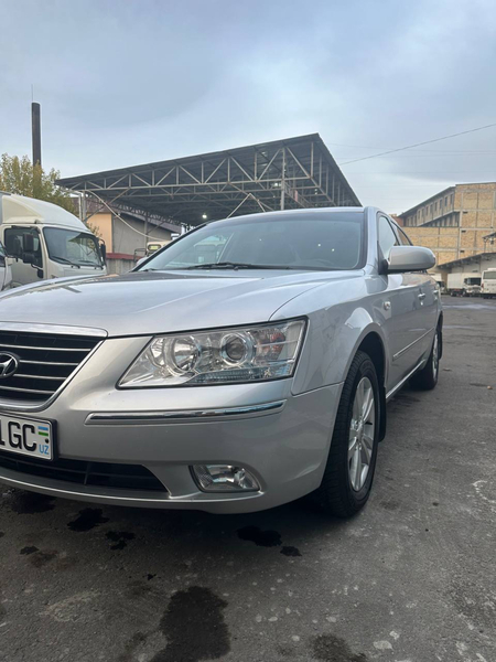 Hyundai nf6 2009