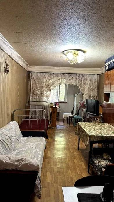 Чиланзар Г9А 2х комнатная ор-р Фархадский базар балкон 1.5*3