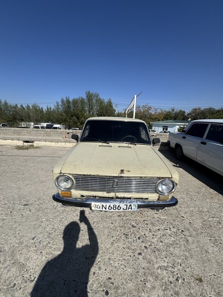 Vaz 21011. Yili 1985. Metan gazi bor texpaspurtda ruxsatiyam bor.