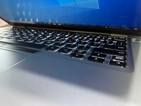 DELL Latitude Intel Core i7-10850H озу16гб 256ssd