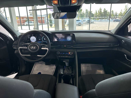 Hyundai Elantra  Luxe 2.0