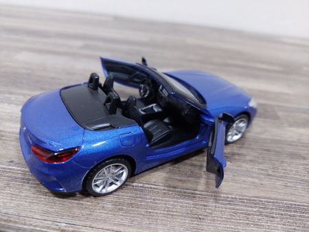 Моделька BMW Z4 1:30