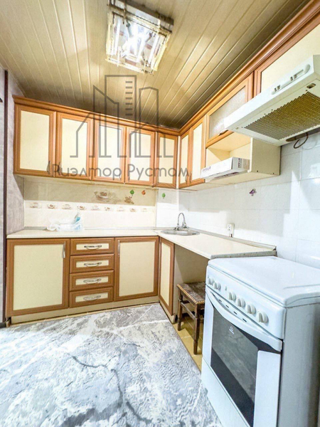 2/2/4 Академгородок, Мирзо улугбек аллея , кирпия 2х6 балкон , 55м2
