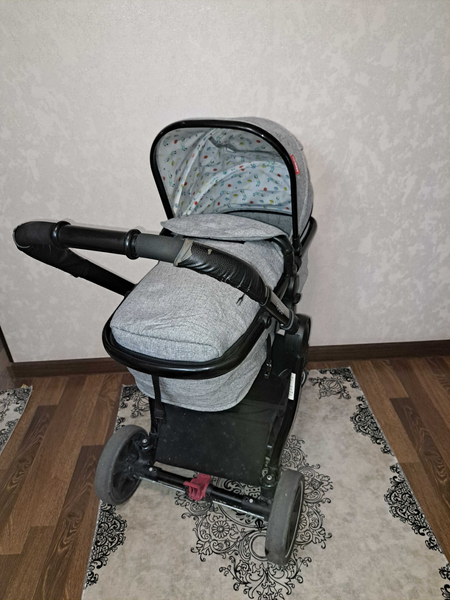 Продаётся КОЛЯСКА детская