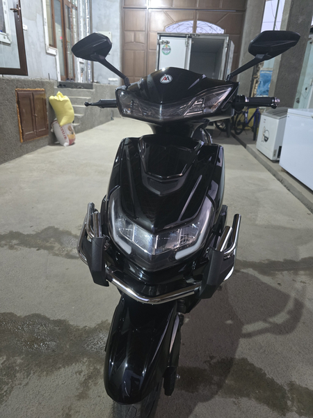 Tesla skuter armada motors