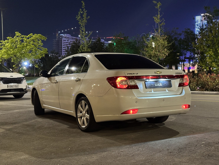 Срочно Epica 2.4 2011 + X6 bar