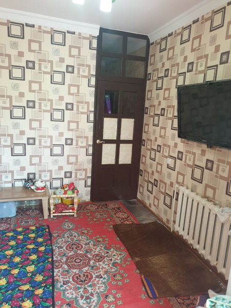 2 xonali kvartira sotiladi