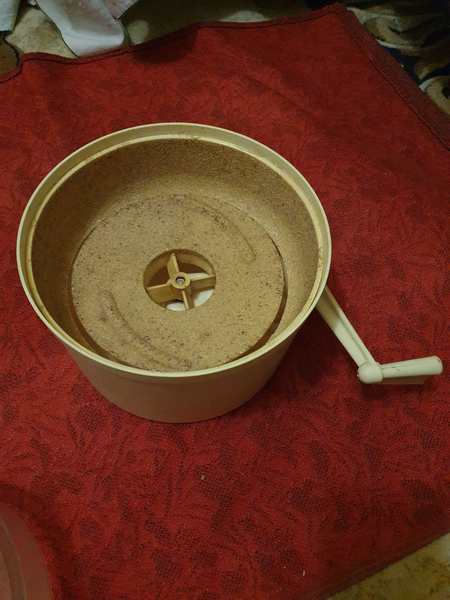 Картофелечистка.