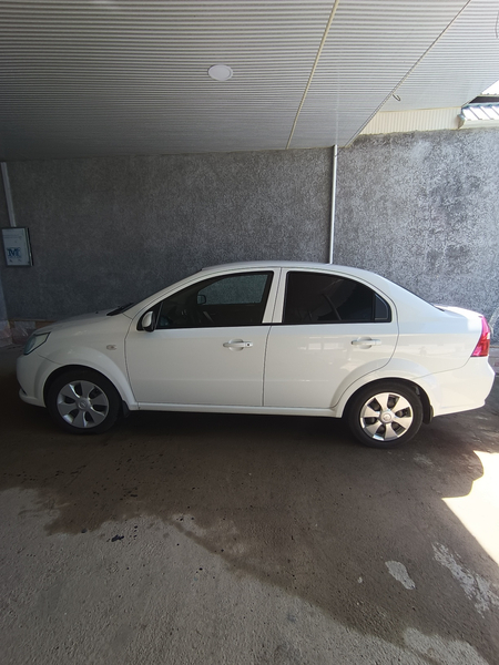 Продаётся авто Nexia-3
