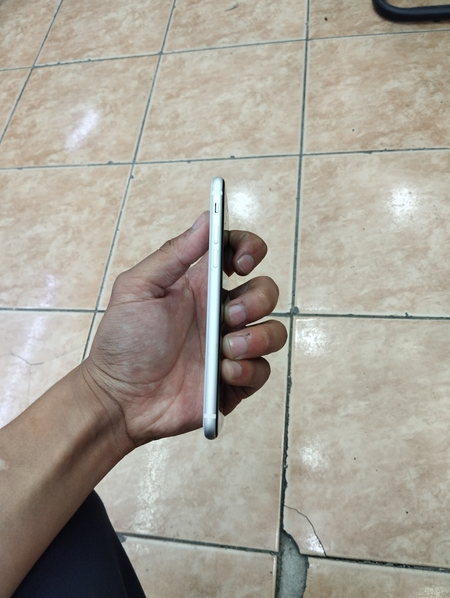 Iphone se sotiladi ideal