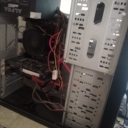 Kompyuter igravoy sotiladi yoki almashtiriladi Telefon bilan