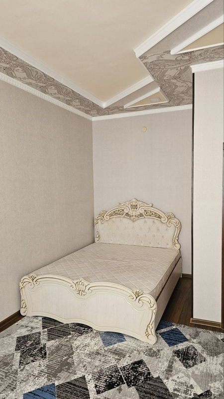 1-xonali sotiladi. 27900$