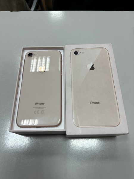 Iphone 8 ideal holatda