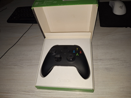 Carbon black Xbox Joystick satiladi. Original zat