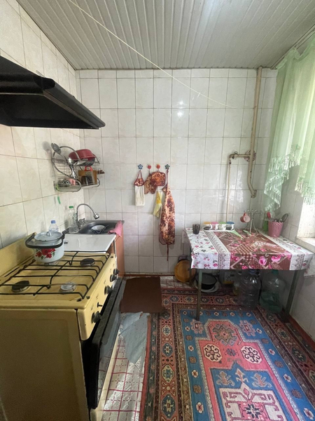 Широткада 2 хонали 3 хона килса бу́лади