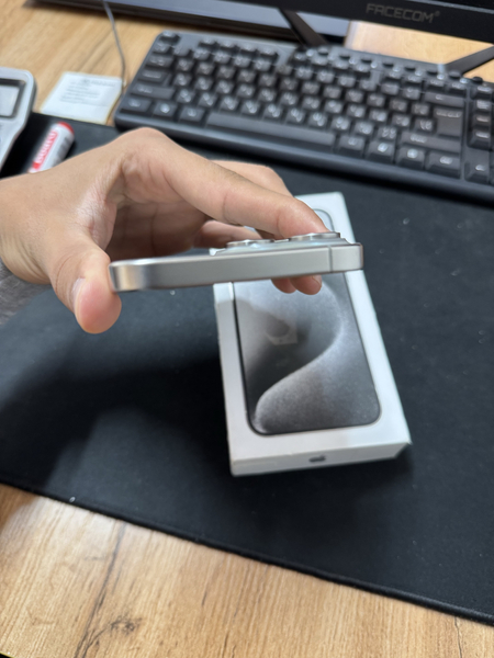 iPhone 15 Pro max 256 GB Natural Titanium
