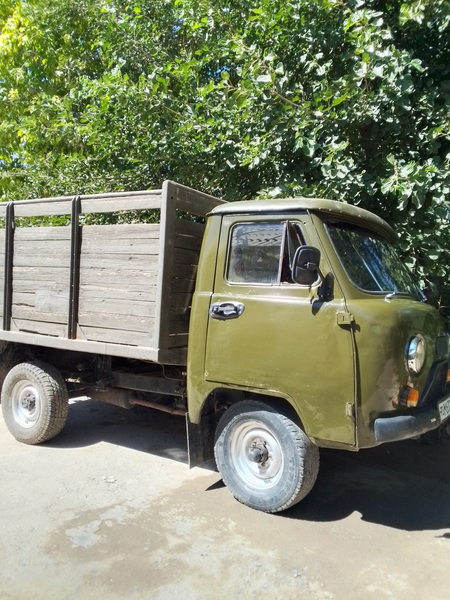Uaz sotiladi xolati yaxshi narxi 25millon kelishamiz