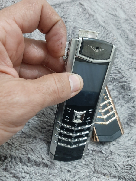 Vertu signature telefon