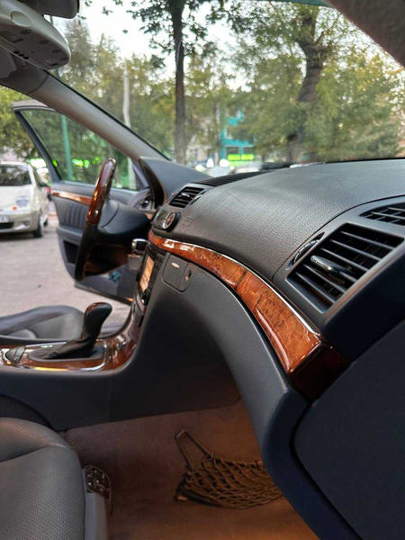 Mercedes Benz w211