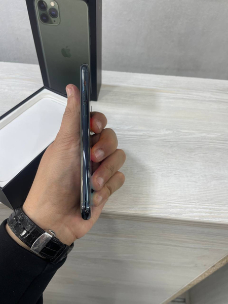 Iphone 11 pro green