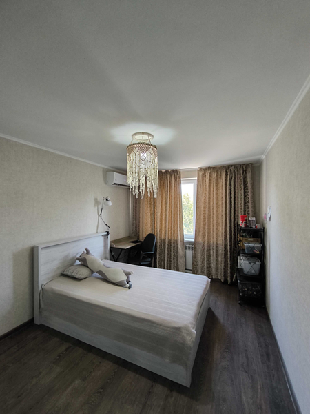 Продается квартира буюк ипак йюли 3/5/5 евро 67м²
