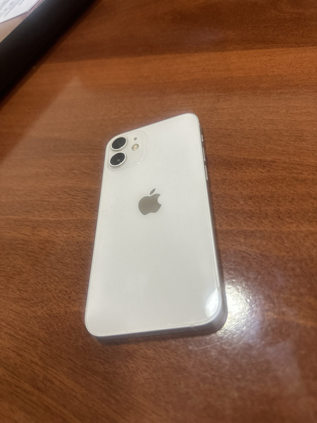 Iphone 12 mini , цвет белый , память 64 гб