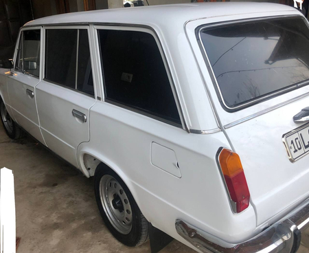 Vaz 2102 yili 1979 polni kraska 4ta yengi balon polni shumka tanirofka