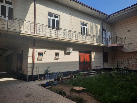 2 etajli xovli sotiladi yangi qurilgan gaz svet suv kanalizatsiya bor