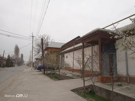 Уй сотилади 5 сотик 7 хонаси бор