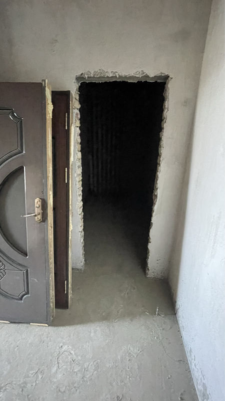 Fayzobod masjid yonidan 2 xonalik vetrini kvartira sotiladi