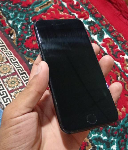 Iphone se 2.  Tez va arzon