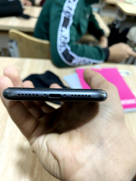 iphone 11 сотилади