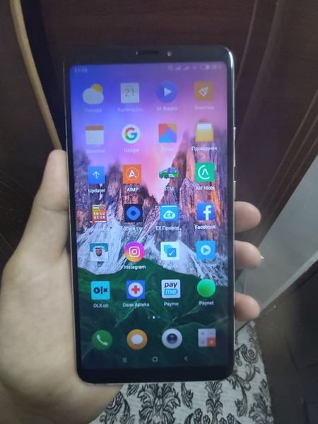 Mi max 3 4/64GBli pachti ideal sotiladi
